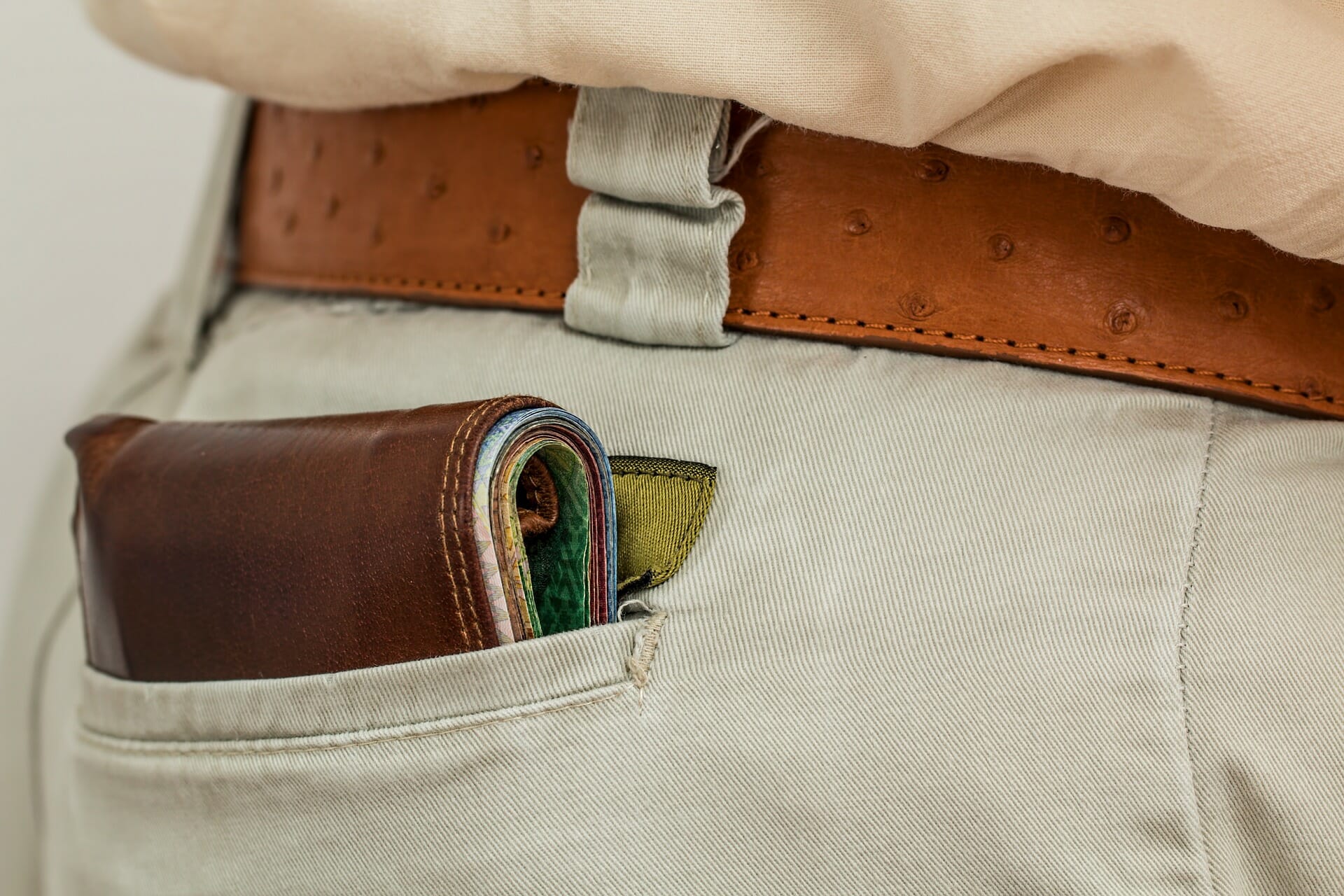 Sciatica & Back pain: When Owning a Fat Wallet May Be Your Downfall ...